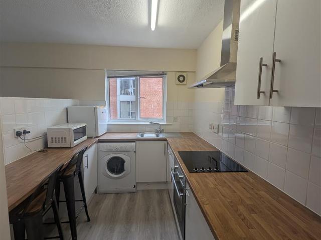 Studio flat to rent in Ferry Street, Bristol, BS1 ref: 15938472