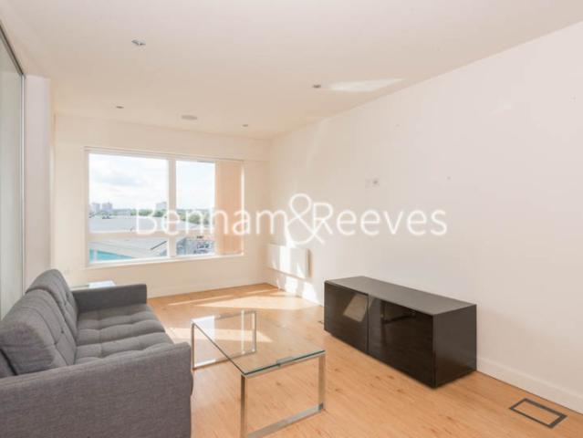 Studio flat to rent in Heritage Avenue, Colindale, NW9, London