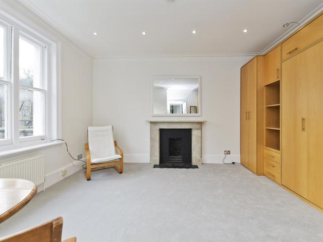 studio flat to rent in kensington