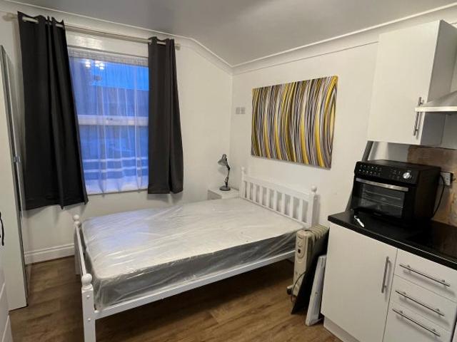 Studio Flat to Rent – Seven Sisters, N15 4Rr