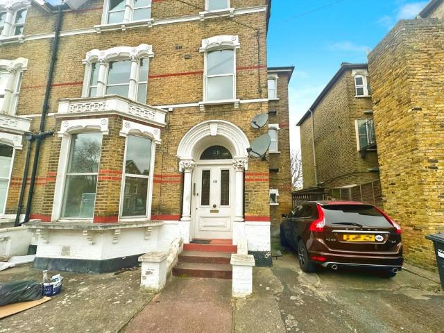Studio Flat to rent Tressillian Road, London, SE4