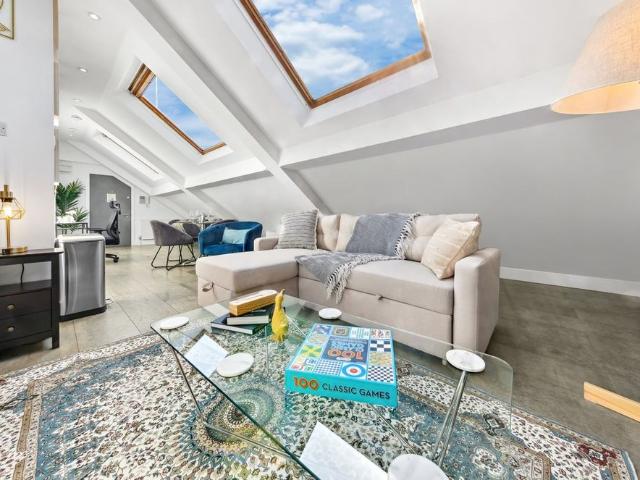 Studio Flat, United, EC1V