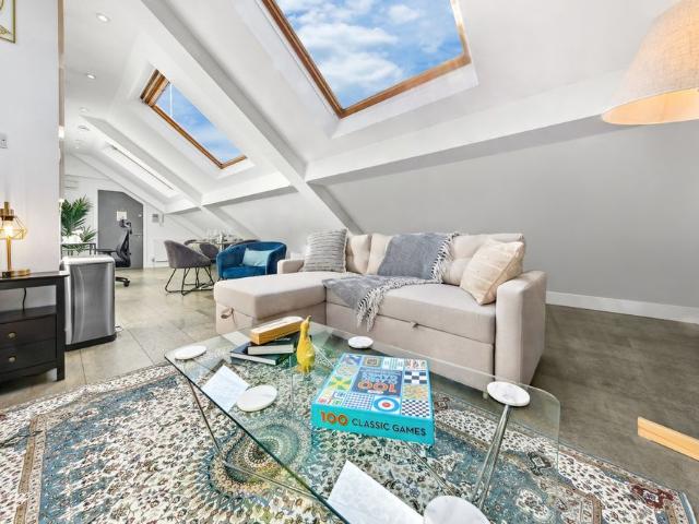 Studio Flat, United, EC1V