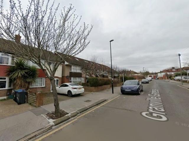 Studio Flat, Vantage Court, SW16