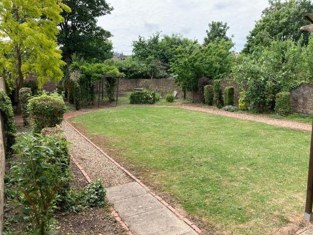 Studio Flat, Very Near Gordon Road Area, W5