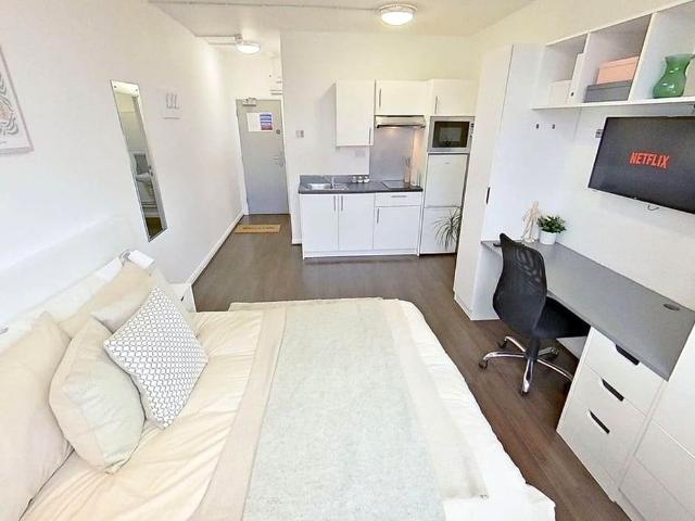 Studio Flat, Victoria House, NG1