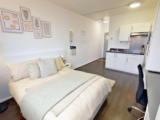 Studio Flat, Victoria House, NG1