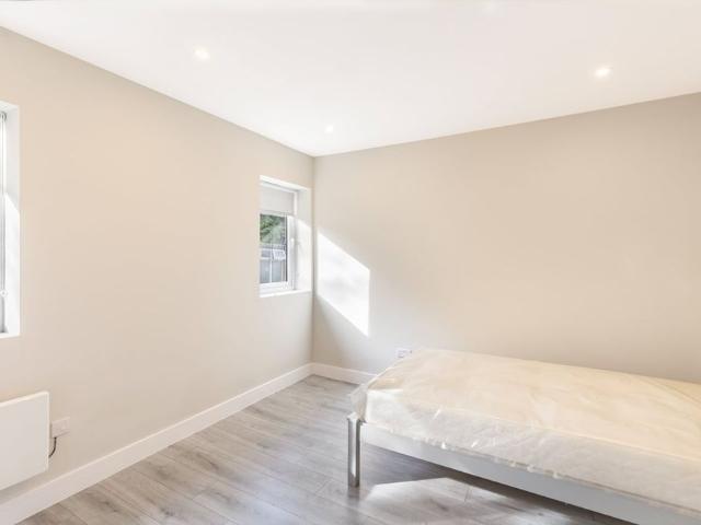 Studio Flat, Wandle Bank, CR0