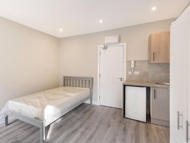 Studio Flat, Wandle Bank, CR0