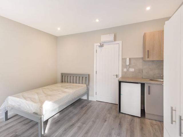 Studio Flat, Wandle Bank, CR0