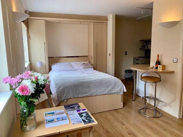 Studio Flat, Washington Wharf, B1