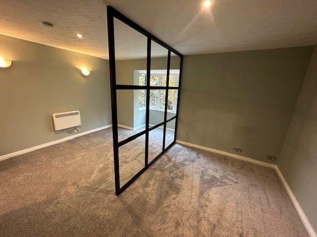 Studio Flat, Waterside Close, IG11