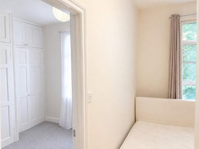 Studio Flat, Weltje Road, W6