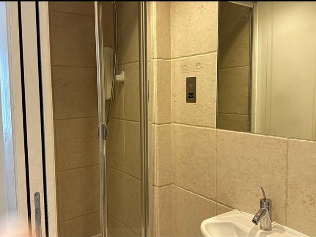 Studio Flat, Wellington Street, LS1
