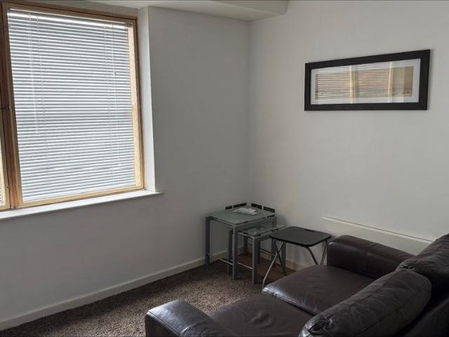 Studio Flat, Wellington Street, LS1