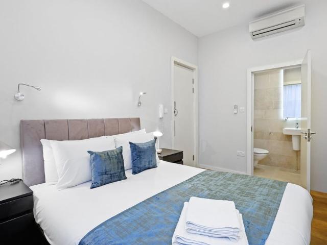 Studio Flat, West End Lane, NW6