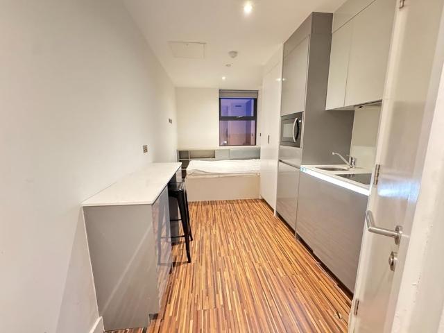 Studio Flat, West Point, M16
