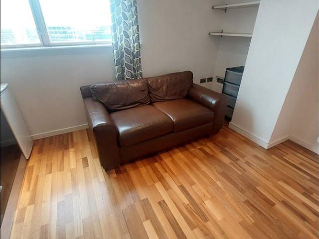 Studio Flat, West Point, LS1