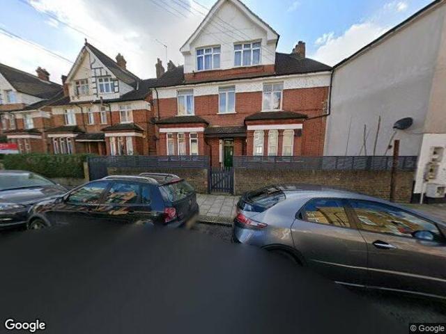 Studio Flat, Westwell Road, SW16