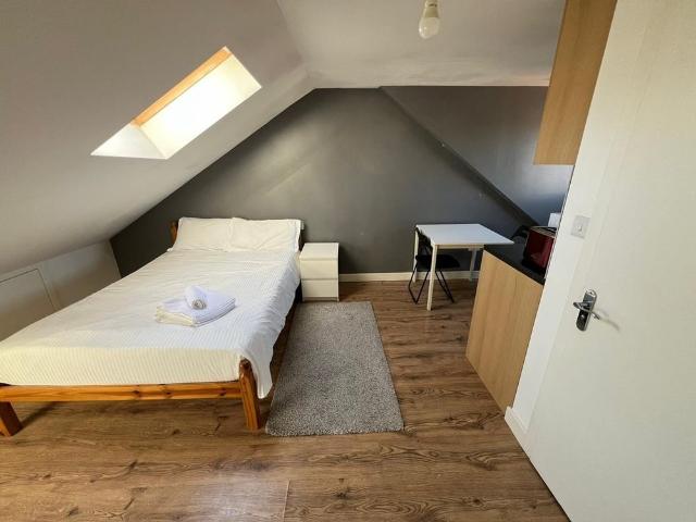 Studio Flat, Winchelsea Road, N17