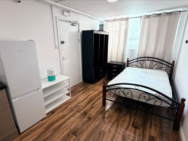 Studio Flat, Windmill Road, N18
