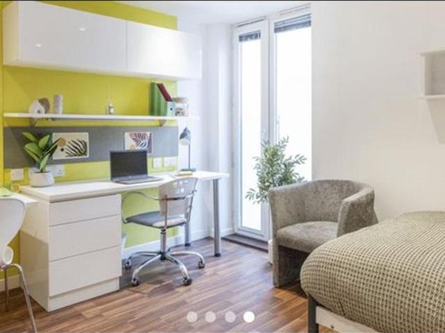Studio Flat, Winstanley Road, SW11