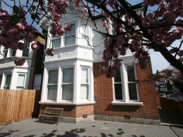 Studio Flat with private garden. All bills Inc