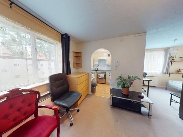 Studio flat with separate sleeping area