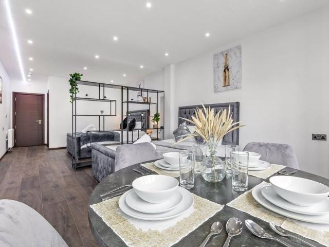 Studio Flat, Woodstock Road, NW11