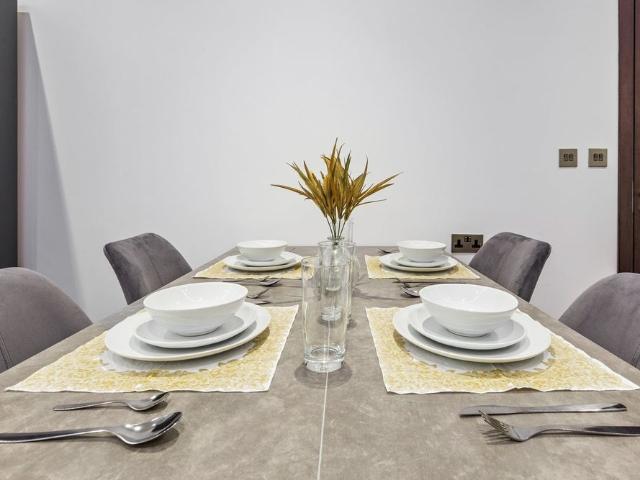 Studio Flat, Woodstock Road, NW11