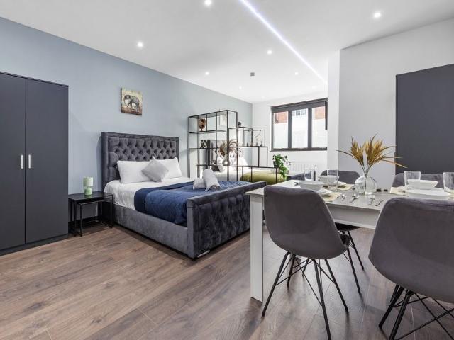 Studio Flat, Woodstock Road, NW11