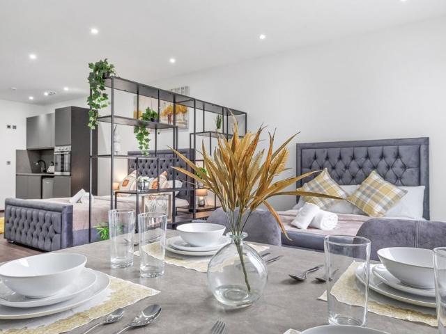 Studio Flat, Woodstock Road, NW11