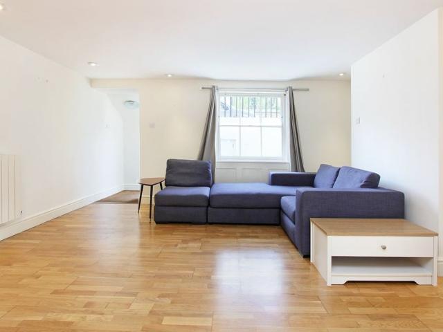 Studio Flat, Woodstock Terrace, E14