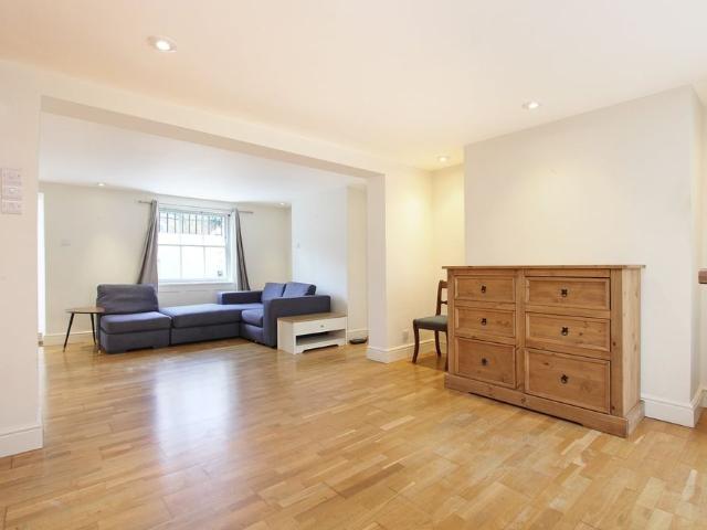 Studio Flat, Woodstock Terrace, E14