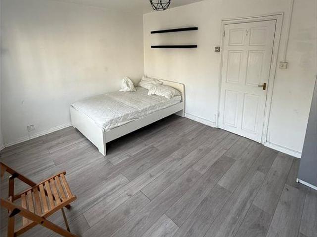 Studio Flat, Wynyatt Street, EC1V