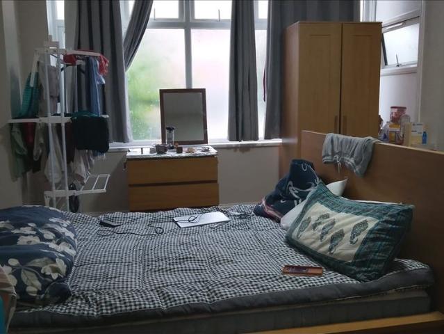 Studio Flat, Wycombe Road, IG2