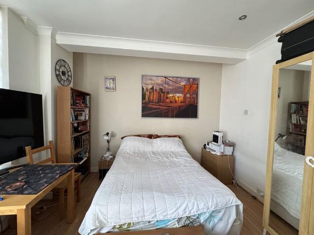 Studio Flat, Abercorn Place, NW8