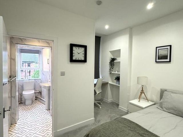 Studio Flat, Aberdour Street, G31
