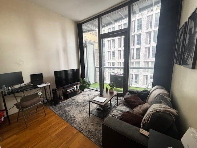 Studio Flat, Abito, M3