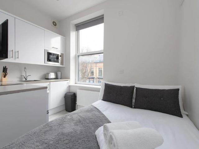 Studio Flat, Adolphus Road, N4
