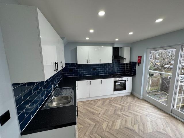 Studio Flat, Akerman Road, SW9