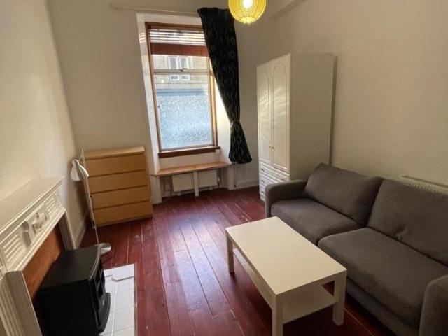 Studio Flat, Albert Street, EH7