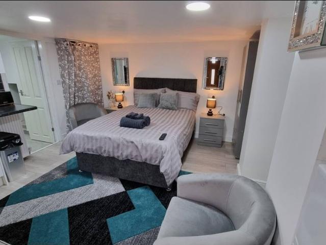 Studio Flat, Ashton Grove, LS8