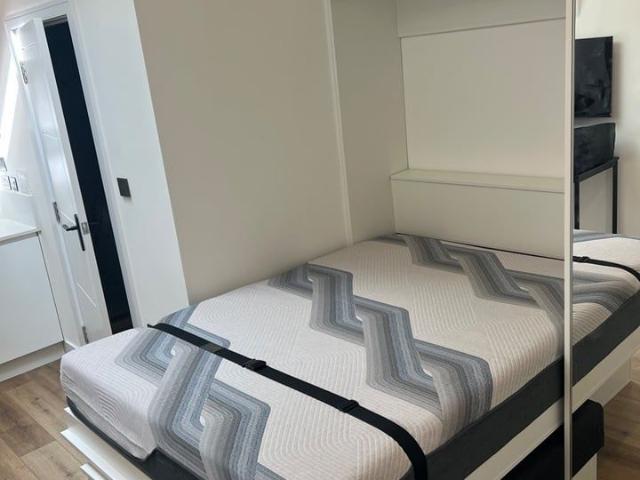 Studio Flat, Ashbourne Road, W5