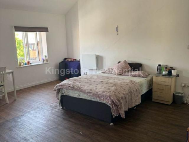 Studio Flat At 7/9 Miskin Street, Cathays, Utilities Included CF24, Studio to rent, £900 pcm | PrimeLocation