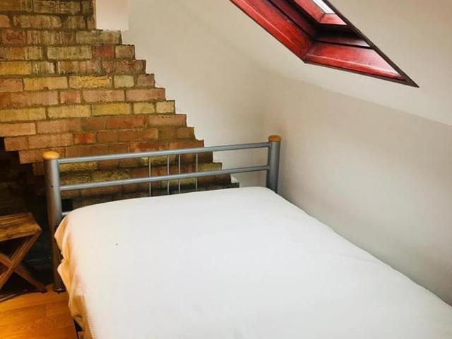 Studio Flat Available