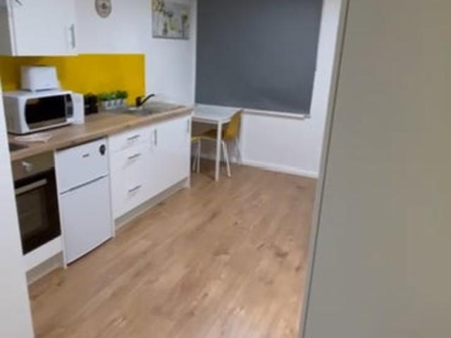 Studio Flat Available