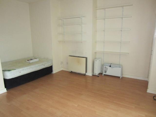 Studio Flat, Baker Street, G41