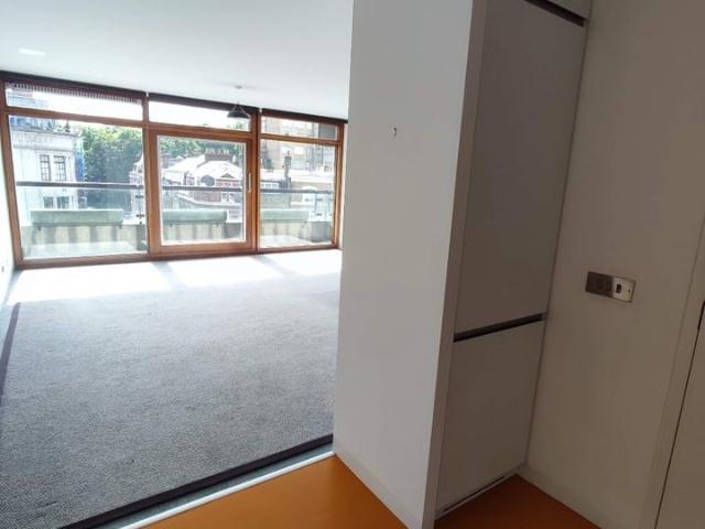 Studio Flat, Barbican Estate, EC2Y