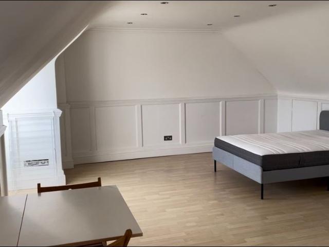 Studio Flat, Barn Hill, HA9